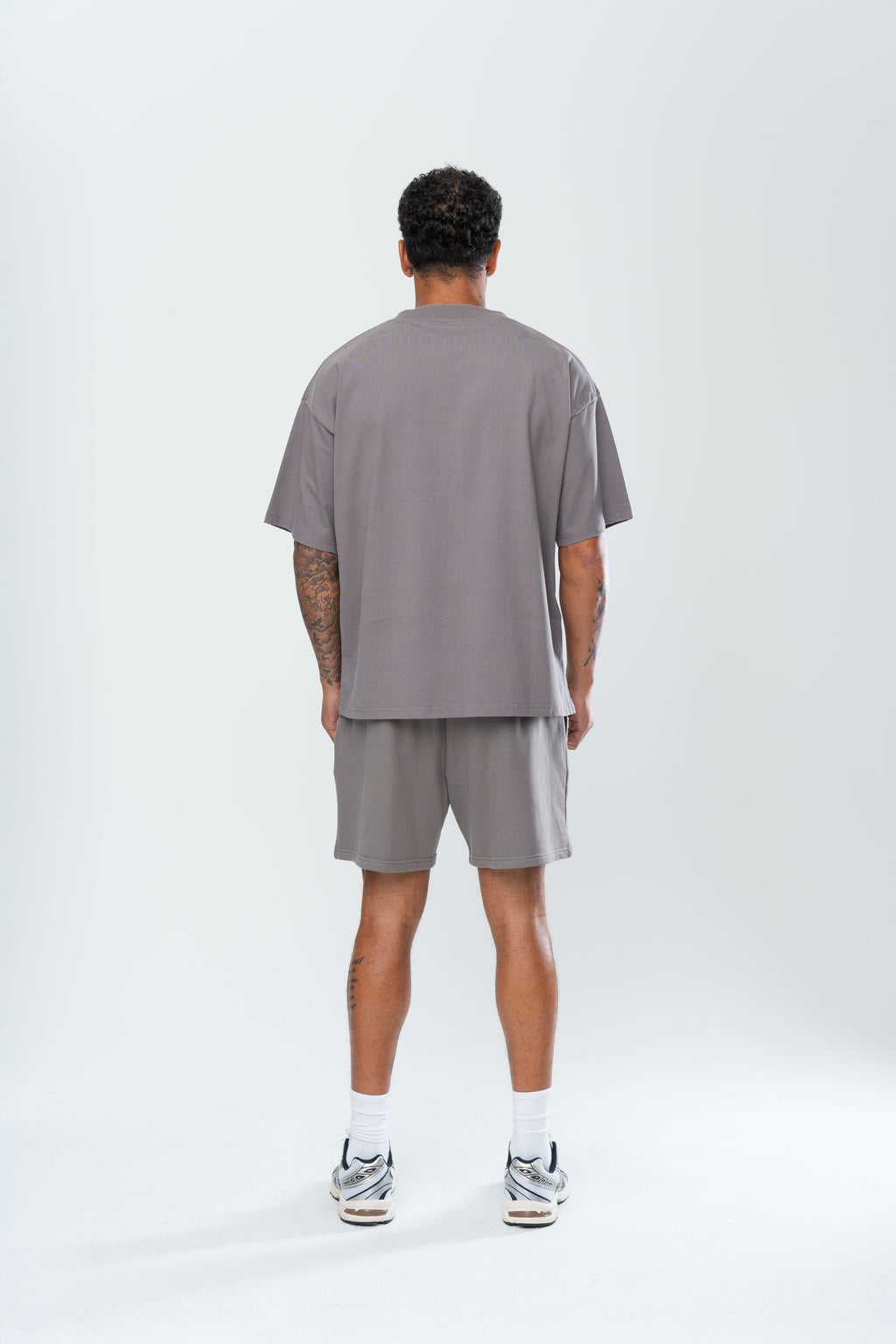 BASICS DISTRESSED TEE - STONE – Inaka Power